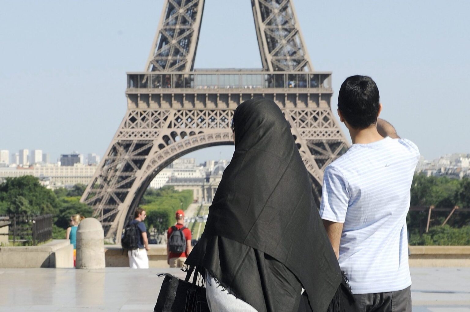 Kaster rundt seg med anklager fremfor å debattere saken | Subjekt