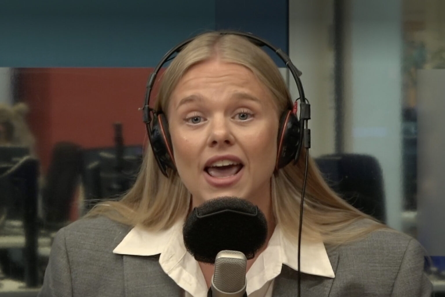 Kastet ut av NRK-studio på direkten | Subjekt